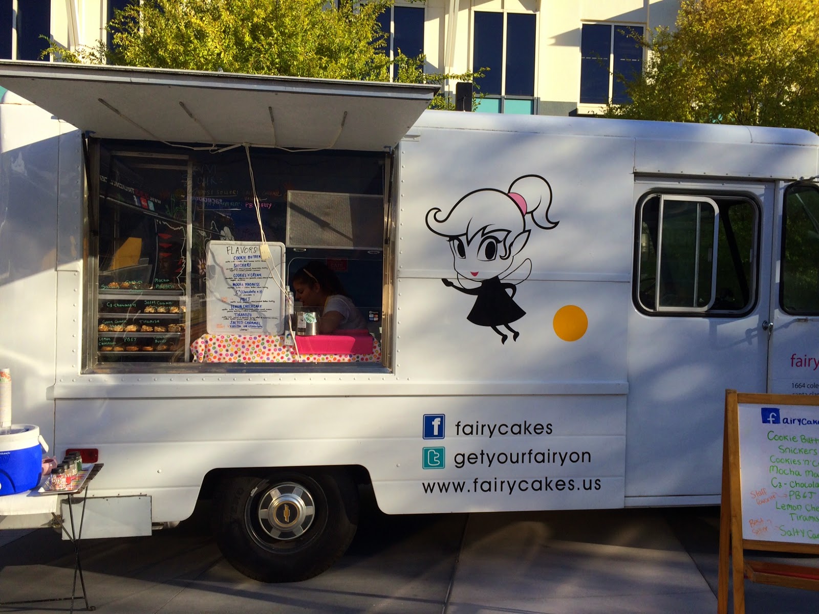 The Pastry Chef's Baking: Food Truck Review: Fairy Cakes
