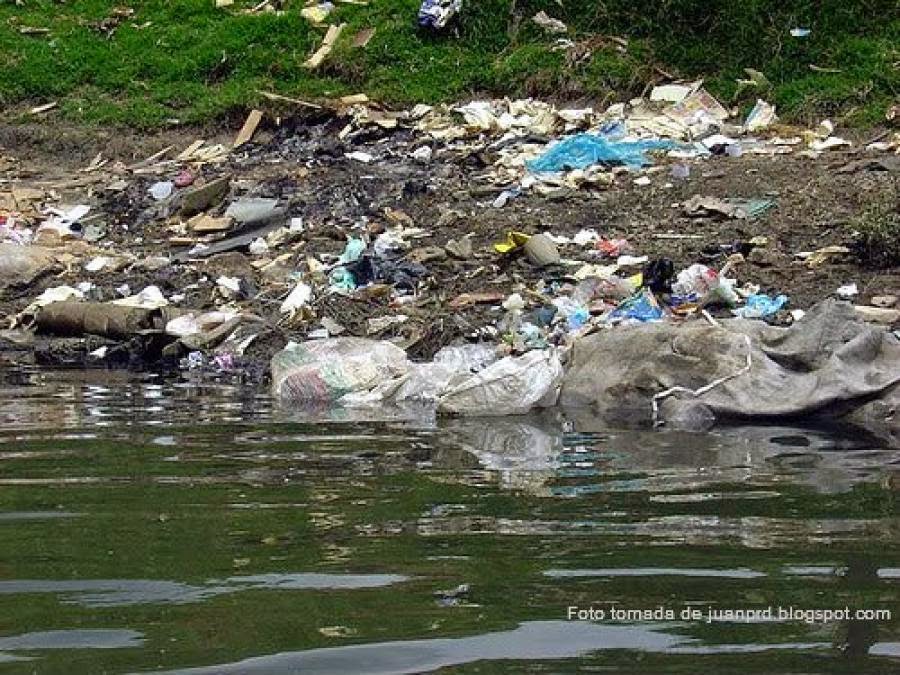 Contaminación del rio que pasa por el salto del tequendama (BOGOTA ...