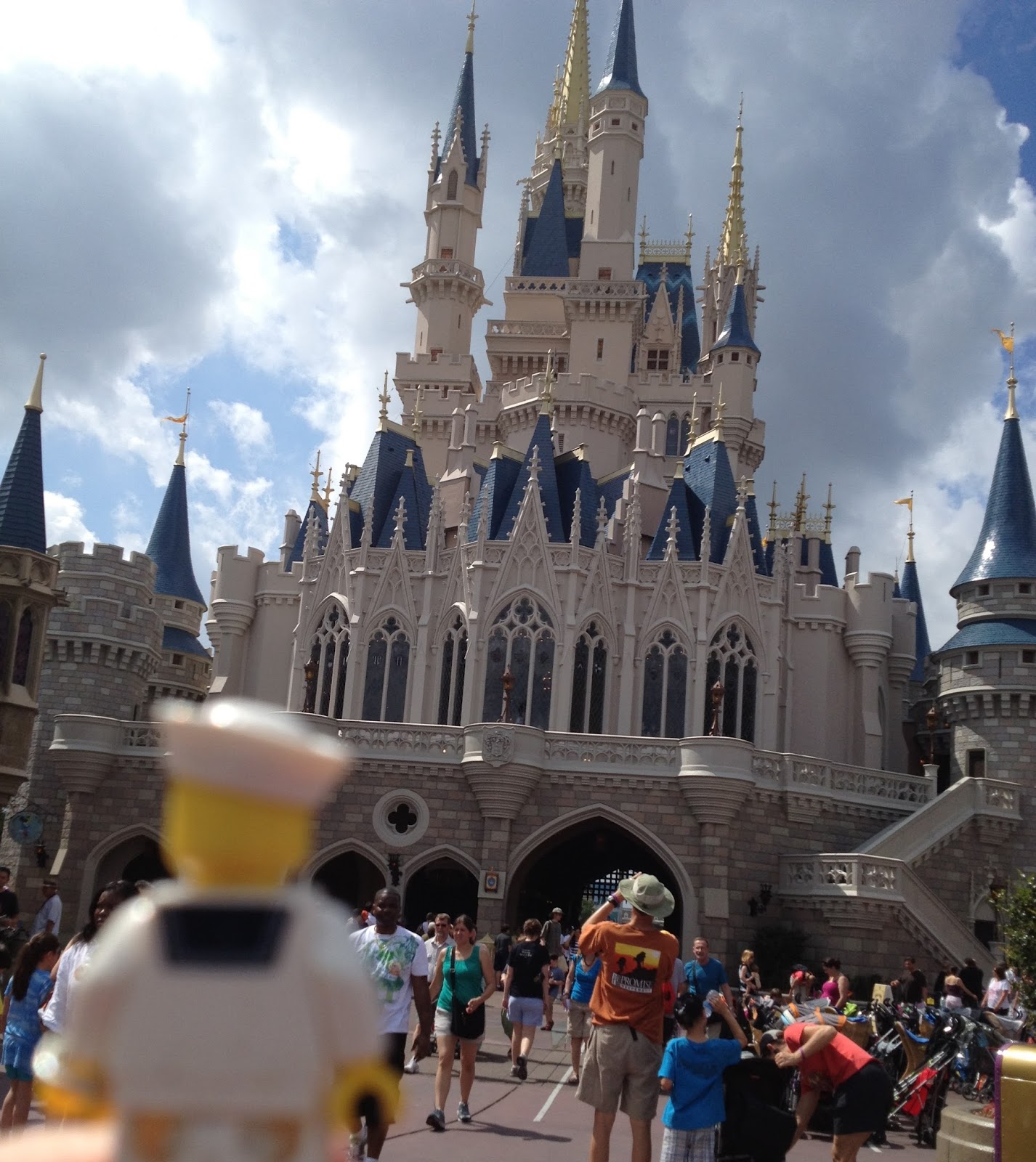 WobiSobi: Sunday with Sailor Sam: Sam goes to Walt Disney World.