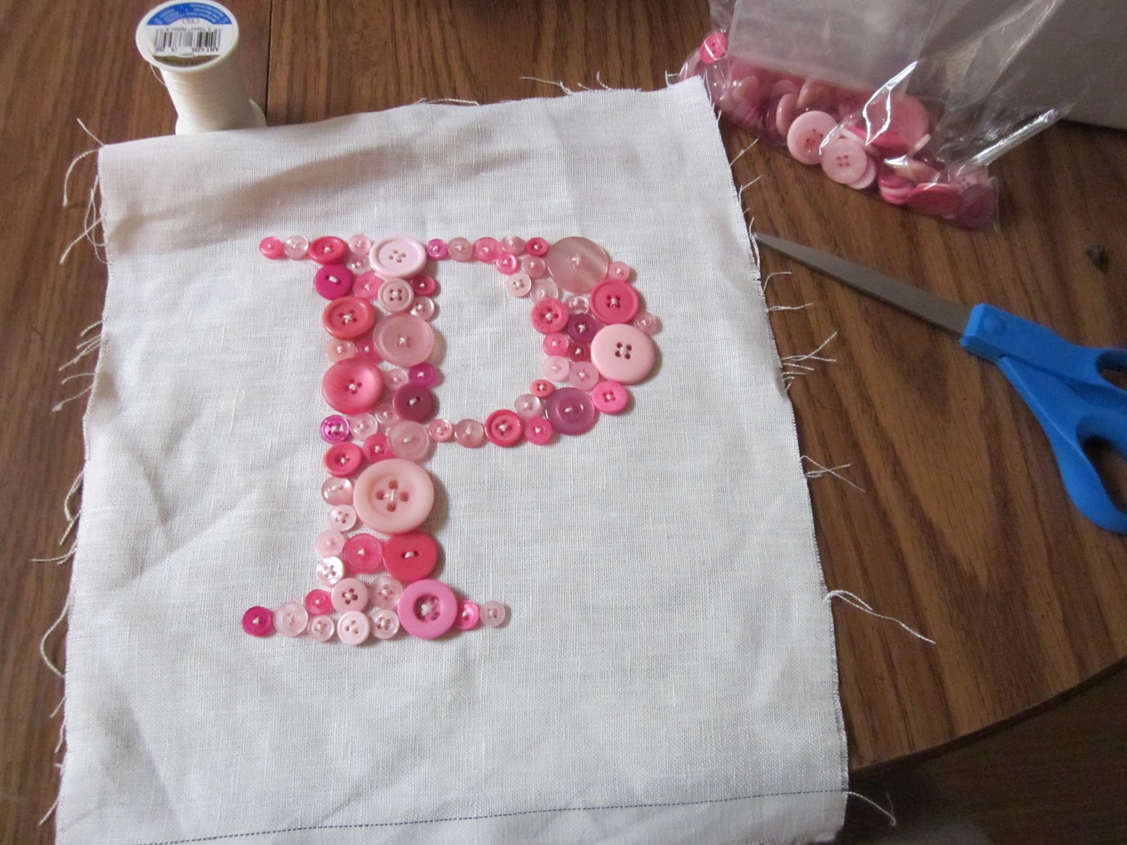 My blahg: Tutorial: How to Make Nursery Button Art