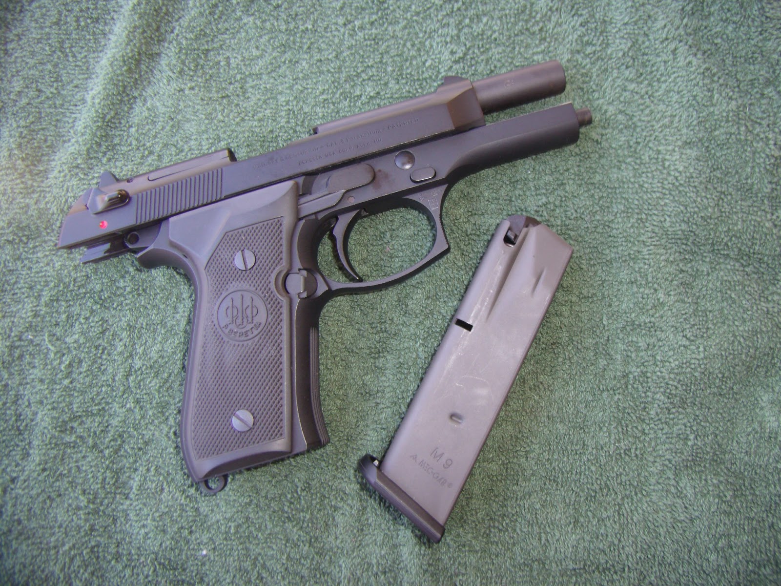 THE DAYWALKERSDAD: Beretta 92FS Review