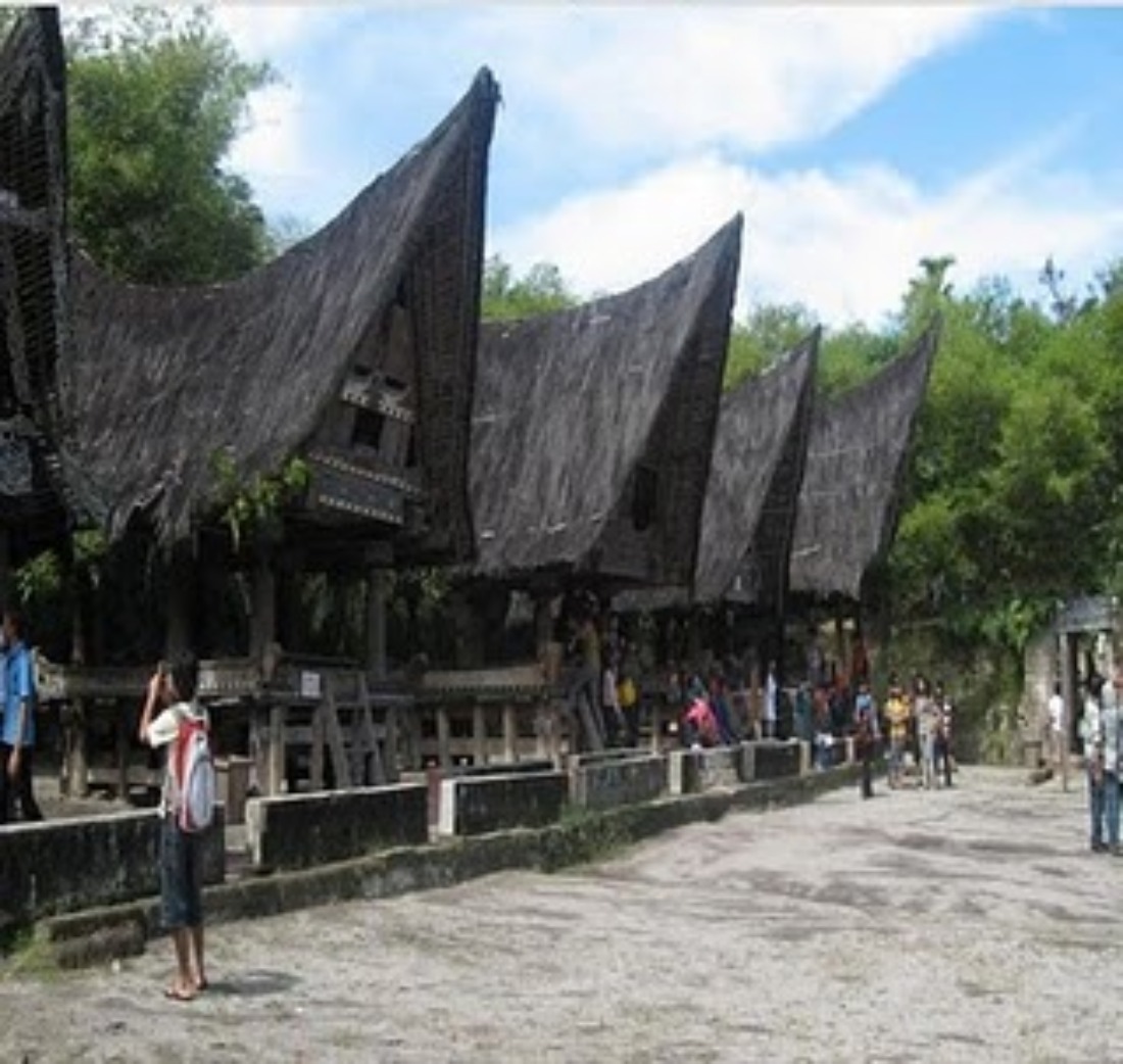 Redaksi Figure: RUMA GORGA BATAK