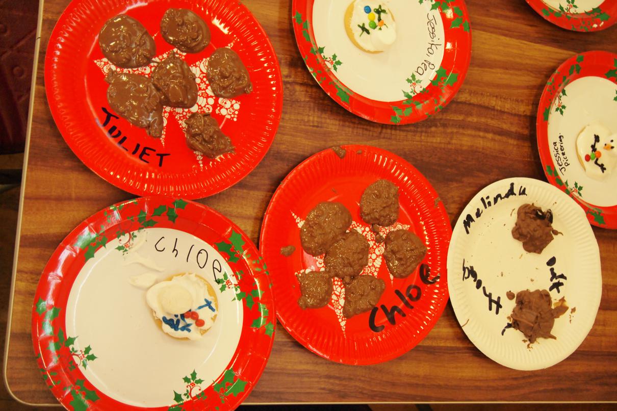 Messy Church @ Dapto Uniting: PHOTOS #3: Messy Christmas Dec '12