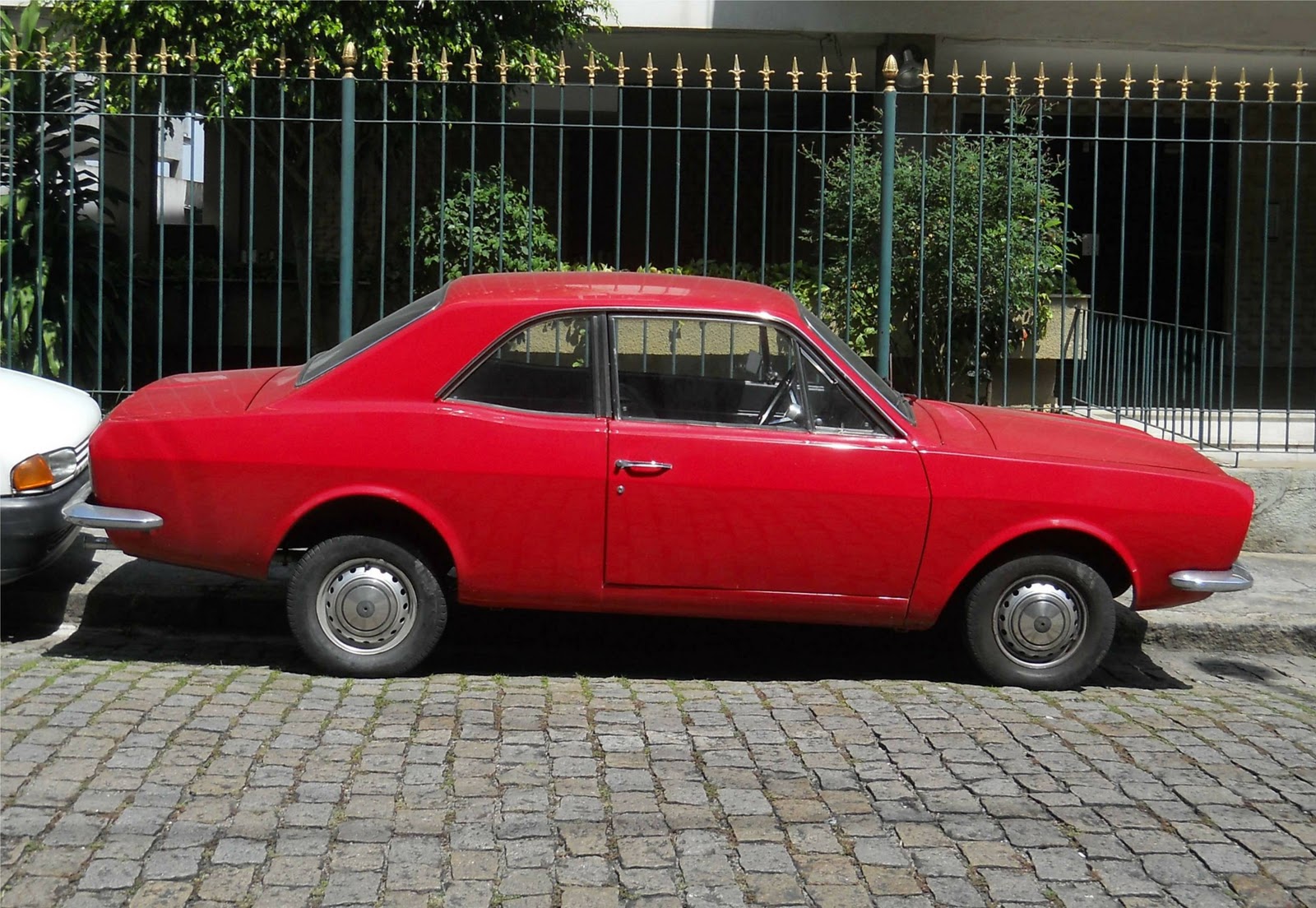 Registros Automotivos do Cotidiano: Ford Corcel Luxo Cupê 1973