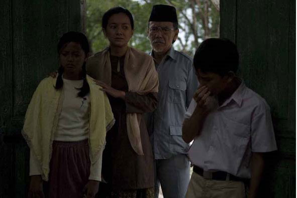 Buletin Cinta: 50 Foto Film Laskar Pelangi, Antara Lucu, Terharu, Bangga, Dan Sedih