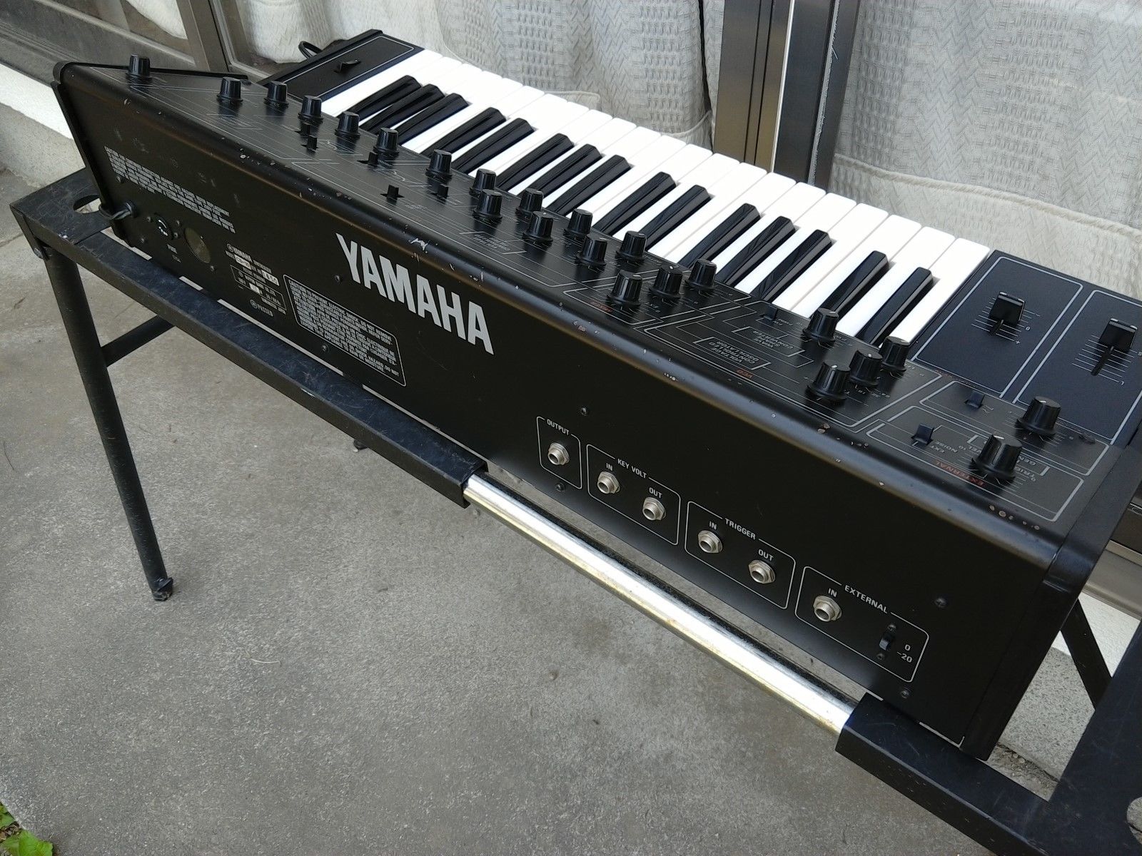 MATRIXSYNTH: YAMAHA CS10 monophonic synthesizer