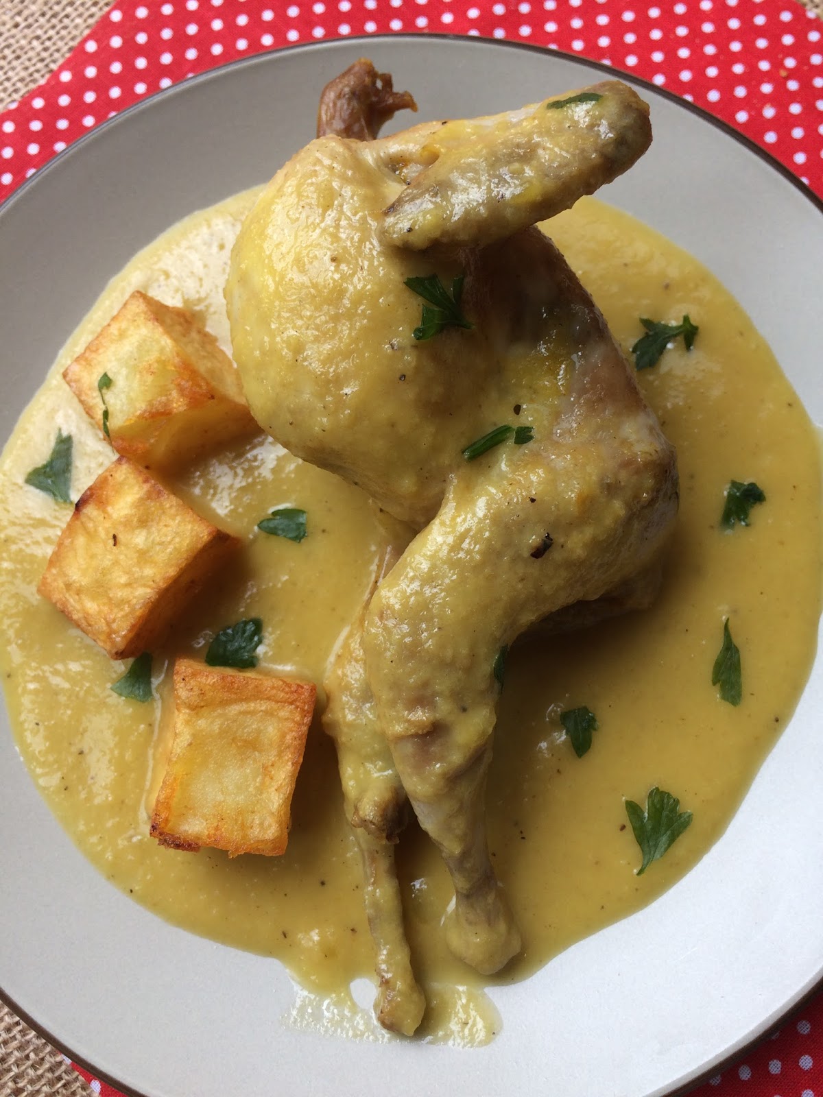 Codornices en salsa de vino blanco y azafrán. El Asaltablogs