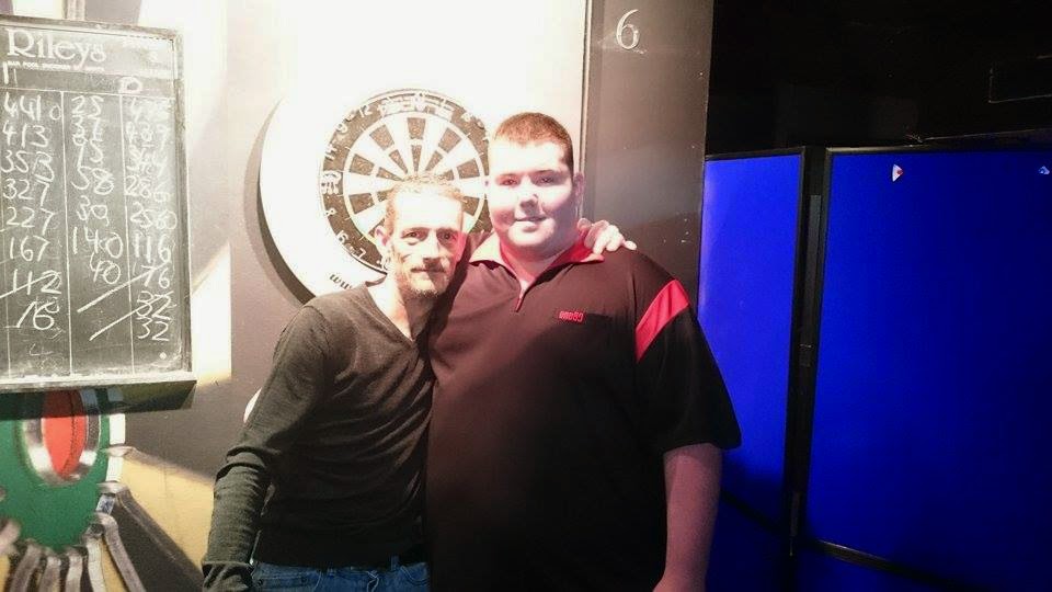 projectdarts: SHEFFIELD DARTS MASTERS PINDER HITS THE TOP SPOT AND ...
