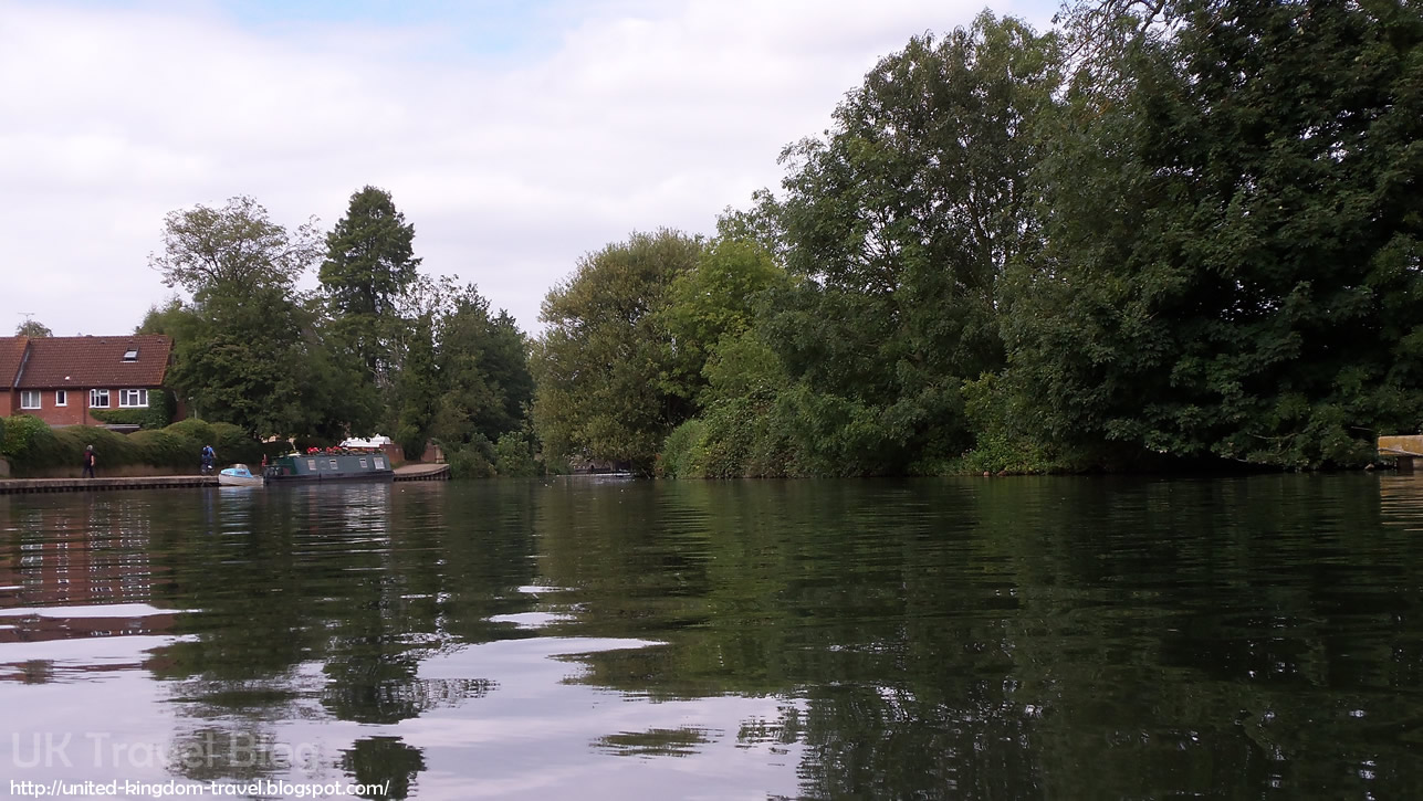 Day Picnic on a Boat | Lee Valley Country Park | Lee Valley Boat Centre ...