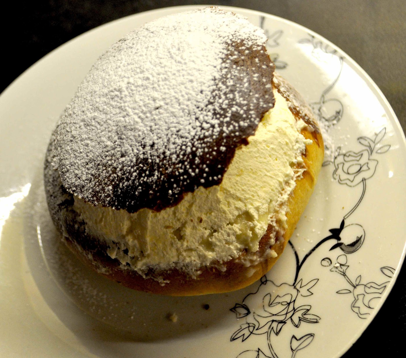 365 Arty Days: Day 32: Swedish Semla (almond bun)