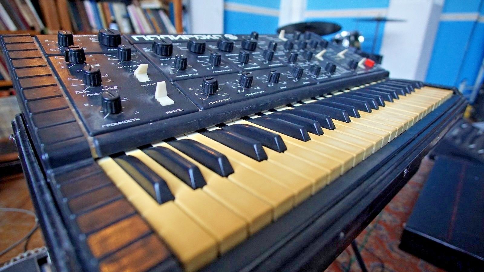 MATRIXSYNTH: Polivoks Soviet Analog Synthesizer