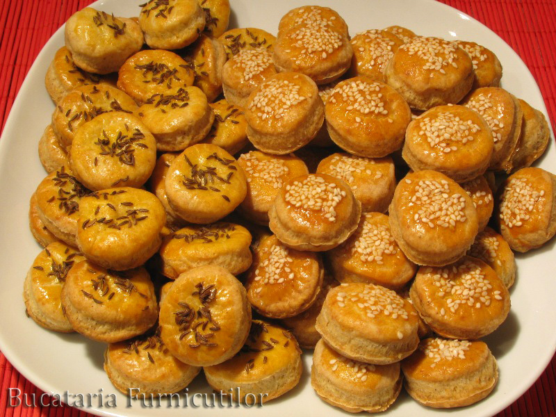 Bucataria Furnicutilor: Pateuri