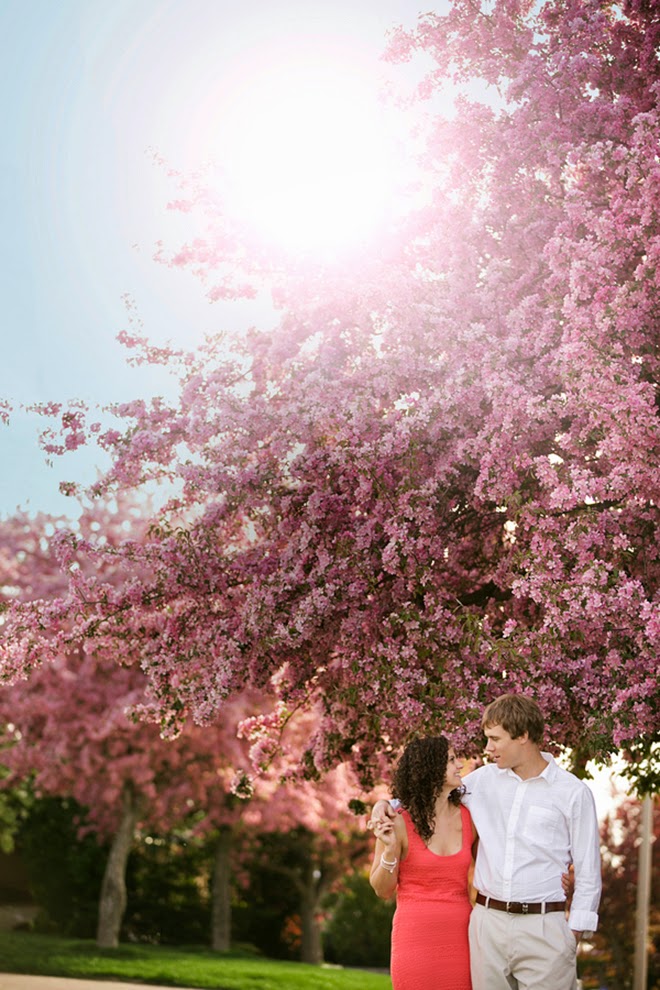 Pretty Spring Engagement Session - Belle The Magazine