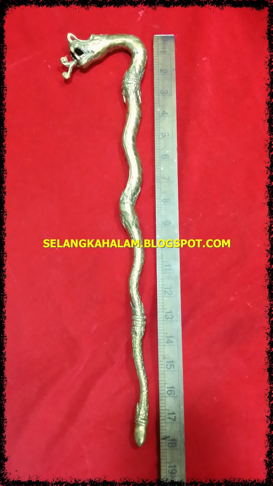 SELANGKAH KE ALAM MISTIK: TONGKAT NAGA TUNGGAL SILUMAN BERKHADAM ULAR