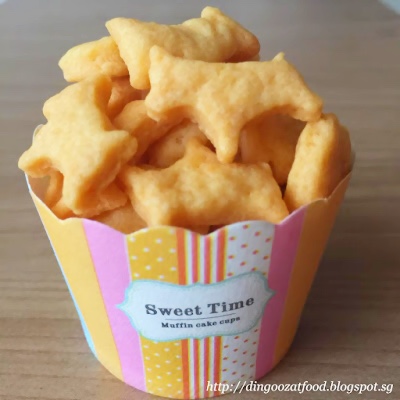 Miki's Food Archives : Crunchy Mini Cheddar Cheese Crackers 迷你车打芝士饼干(原味)