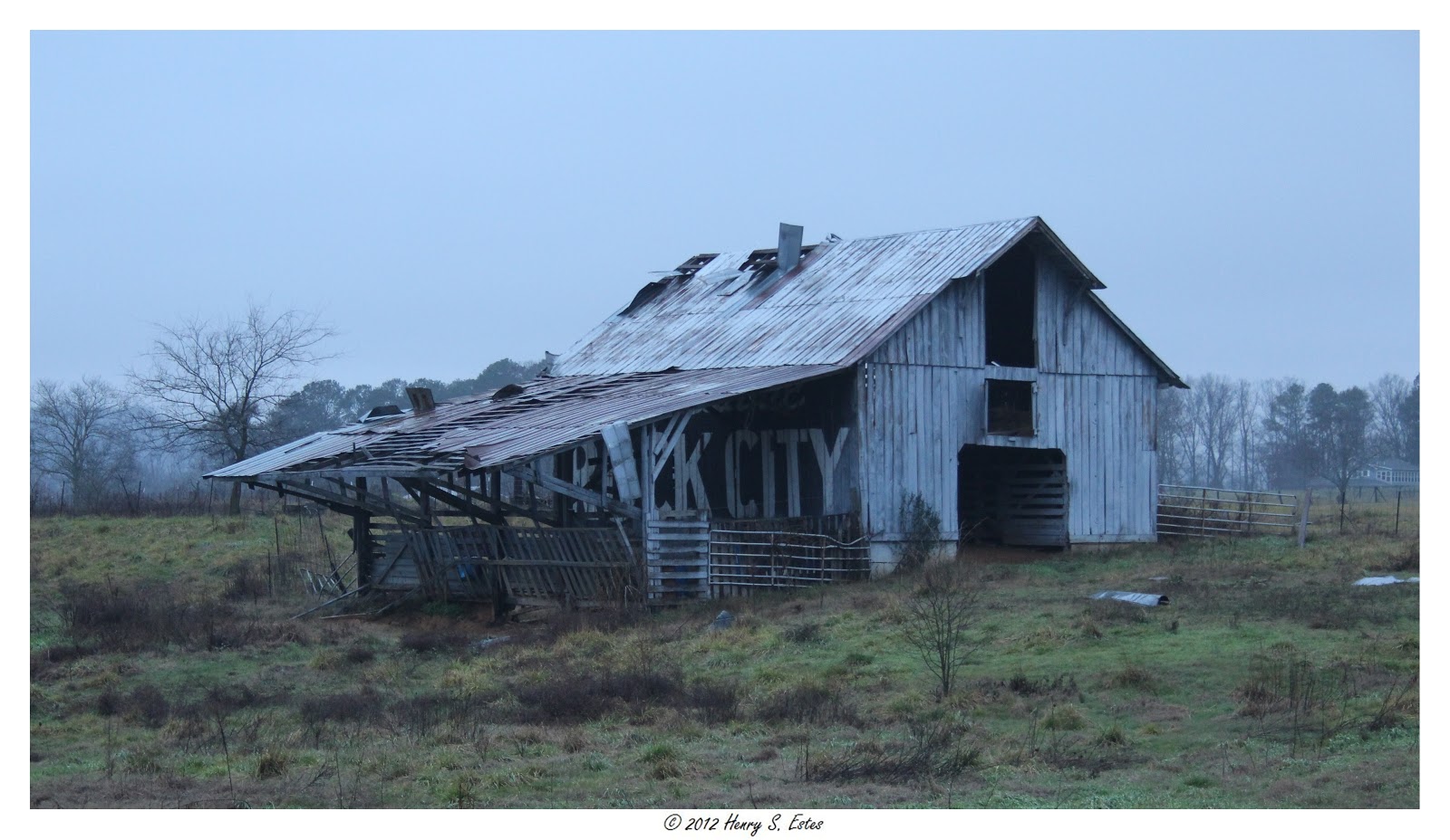 Henry S. Estes Photography: Rainy Day Barn