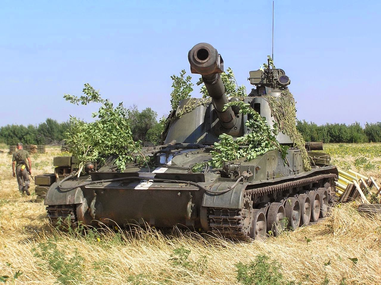 Historia y tecnología militar: Fotos de autopropulsados 2S3 "Akatsiya"