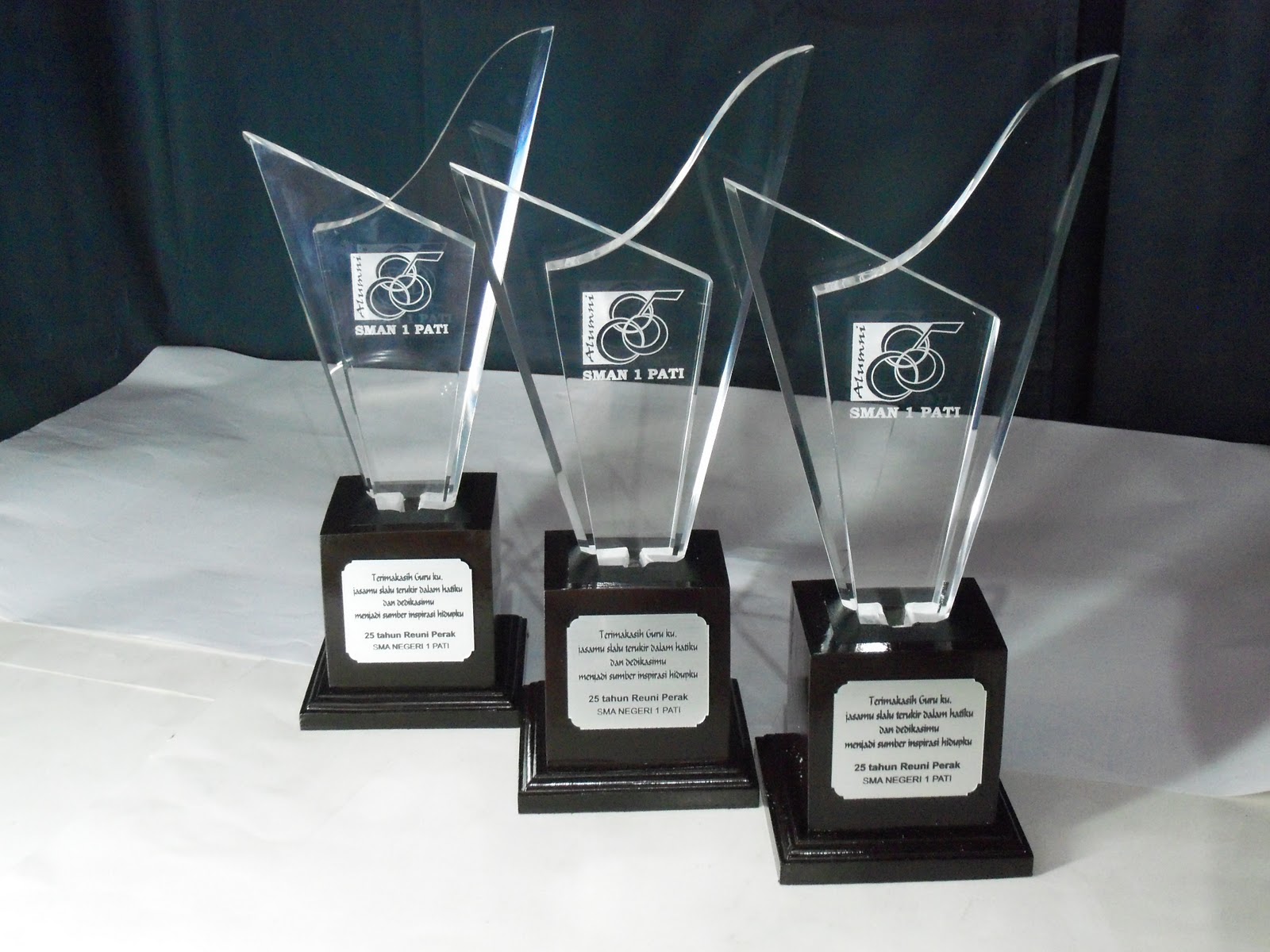 garisdesain: Cindera Mata Akrilik Reuni SMAN Pati