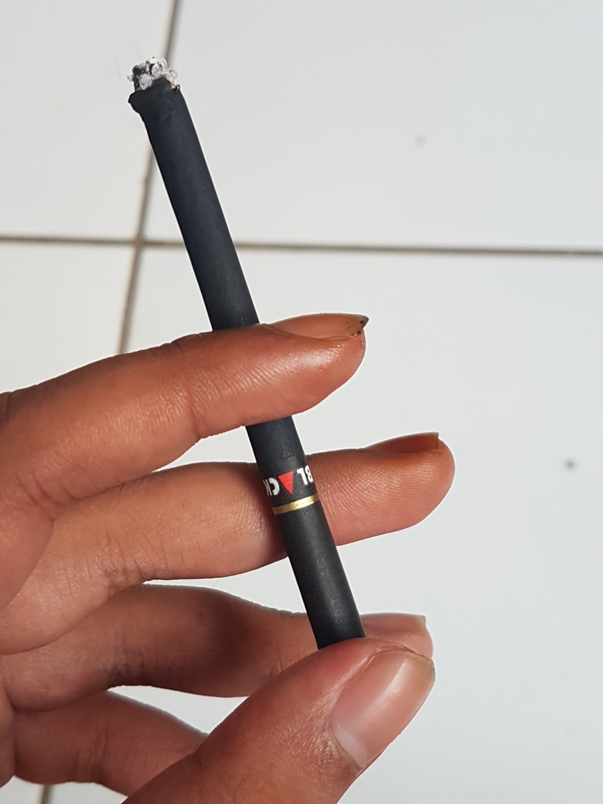 Djarum Black, SKM Full Flavor Medium Pertama di Indonesia Dengan Papir ...