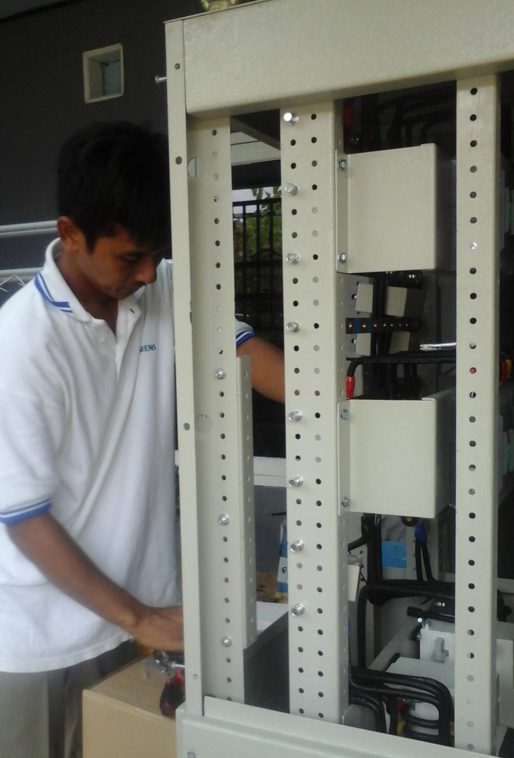 JASA SERVICE PANEL OTOMATIS GENSET - Pembuatan panel listrik