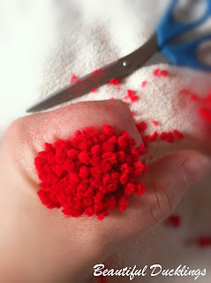 How to Make a Messy Pom Pom Using Your Hands - Free Tutorial ...