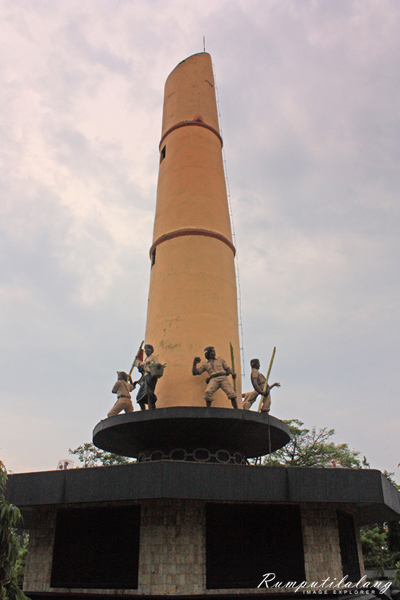 rumputilalang: Mampir ke Monumen Bambu Runcing