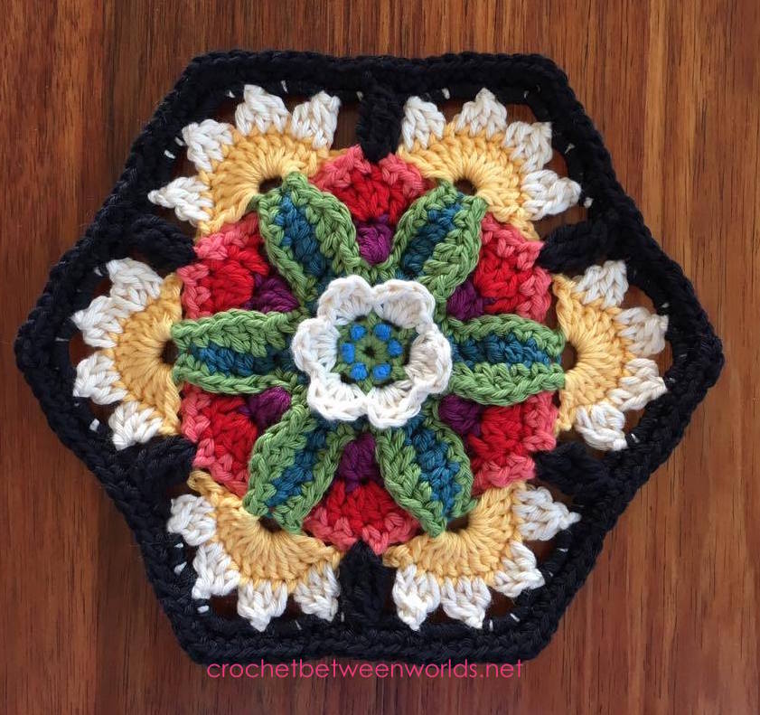 Crochet between worlds: Frida's Flowers CAL - Block 7 - Frida's Bouquet