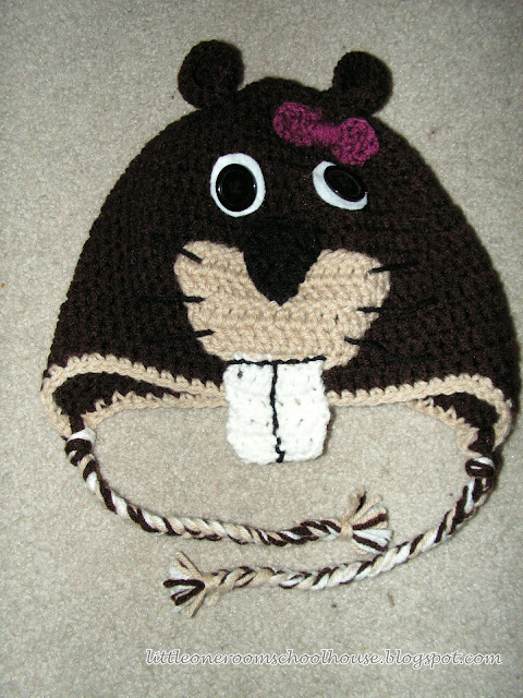 My Little One-Room Schoolhouse: Crocheted beaver hat