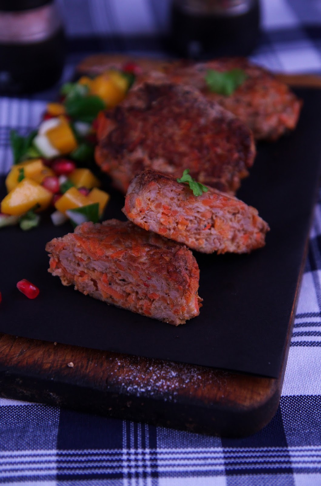 TOIT & PILT: Kalkuni-porgandi kotletid, kartuli-kõrvitsa püree ja mango ...