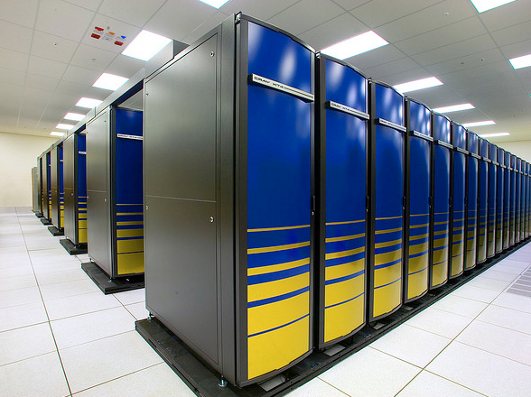 Knowledge of Software and Hardware: TYPE OF COMPUTERS