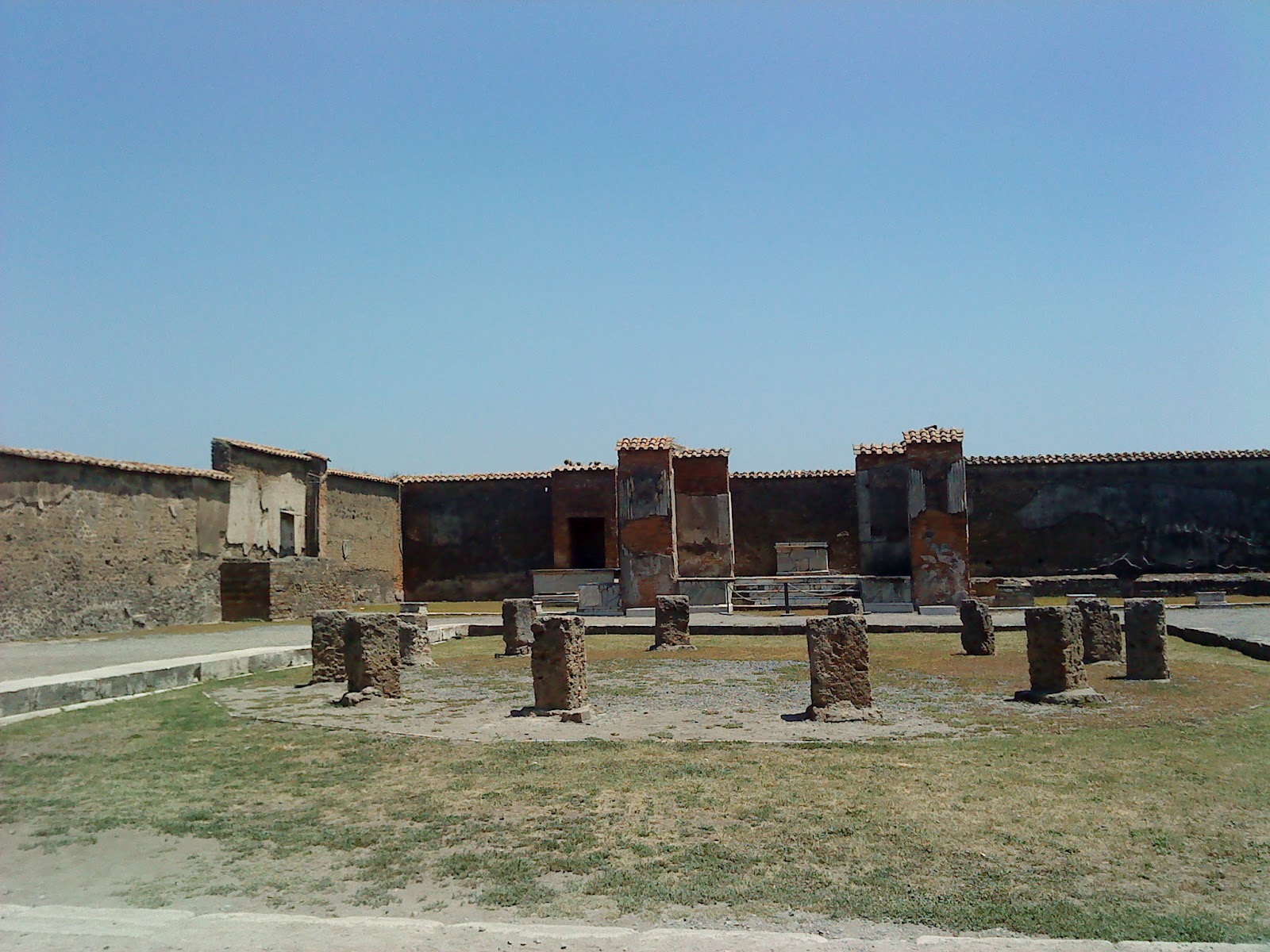 Pompeii: Macellum (Roman Market Place) / Pompeya: Mercado romano ...