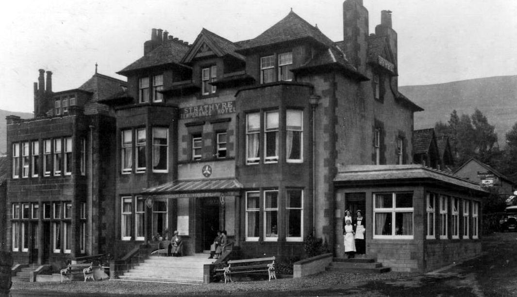 Tour Scotland: Old Photograph Munros Hotel Strathyre Scotland