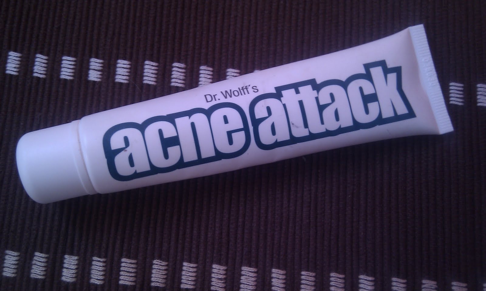 Ich male mir meine Welt: Acne Attack [Review]