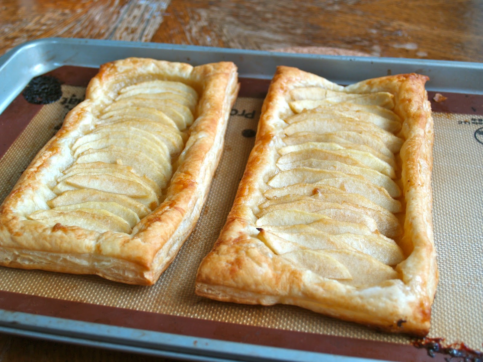 Hungry Hungry Highness: Puff Pastry Apple Tarts