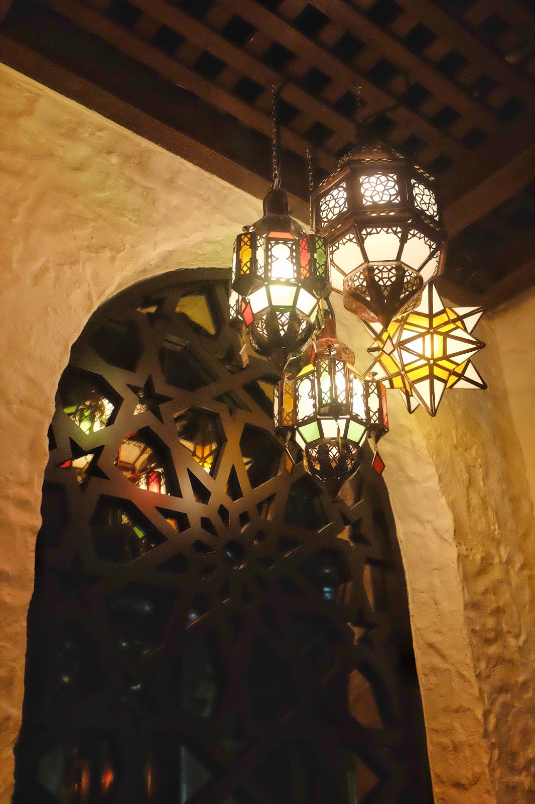 EAT hard PLAY hard: Lilya Moroccan Lounge & Bar － 北非摩洛哥異國風酒廊酒吧