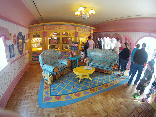 Rumah 'Minnie Mouse' Yang Cute Gileer!