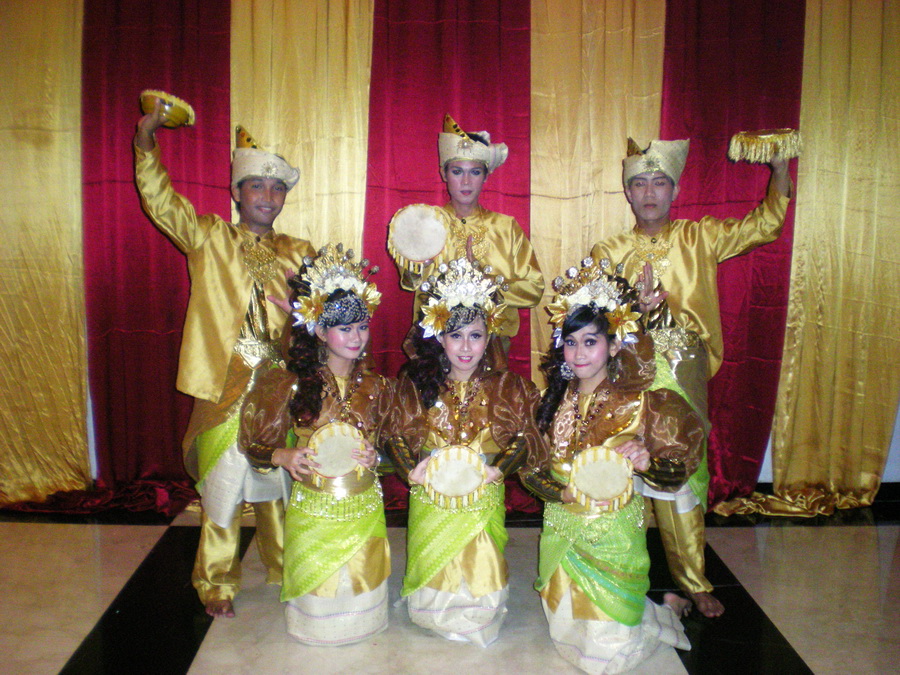 SEWA TARIAN TRADITIONAL DAERAH PALEMBANG