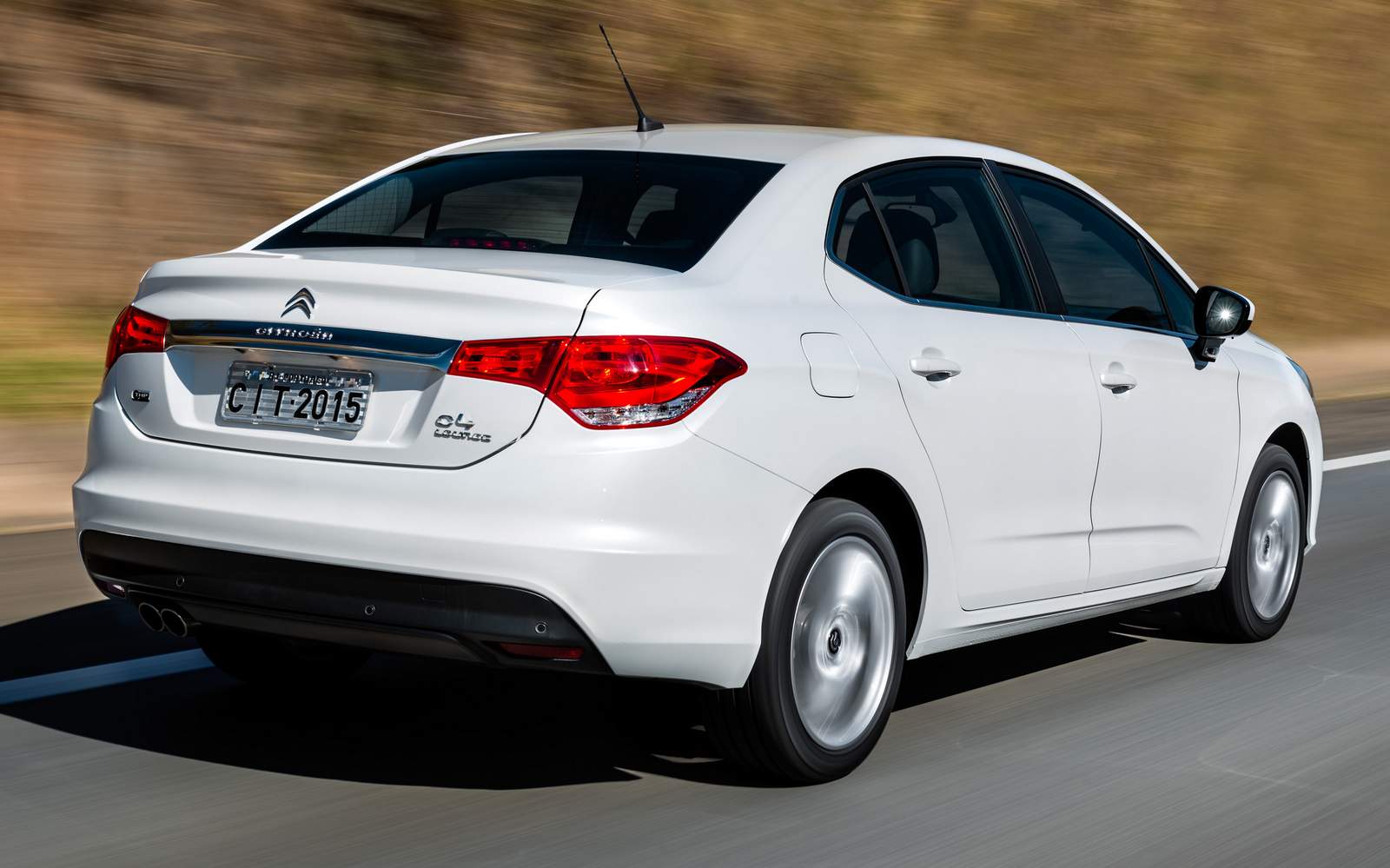 Citroën C4 Lounge 2017 traz motor turbo em todas versões | CAR.BLOG.BR