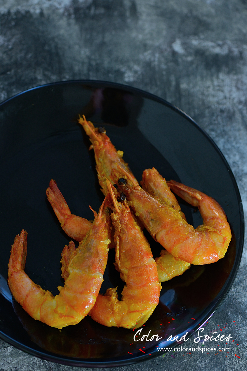 Color and Spices: Prawn curry with potato and cauliflower..
