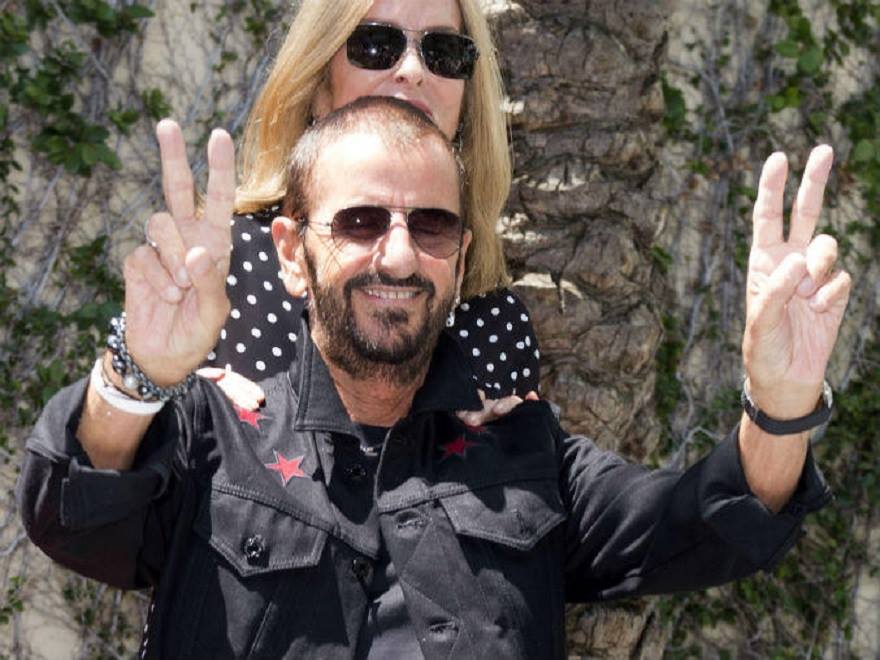 BEATLES MAGAZINE: PEACE AND LOVE FROM L.A.