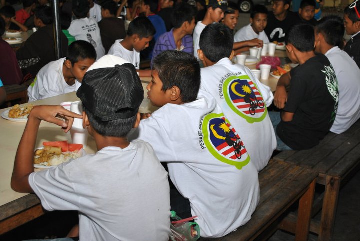 UNGGAS MALAYSIA: Konvoi Amal Berbasikal Sempena Bulan Kemerdekaan ...