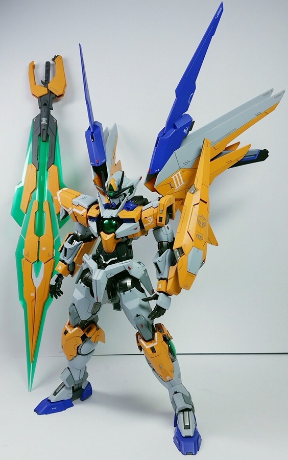 Custom Build: MG 1/100 00 Quanta + Freedom Gundam