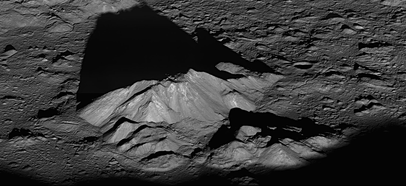 Tycho Crater's Peak | Earth Blog