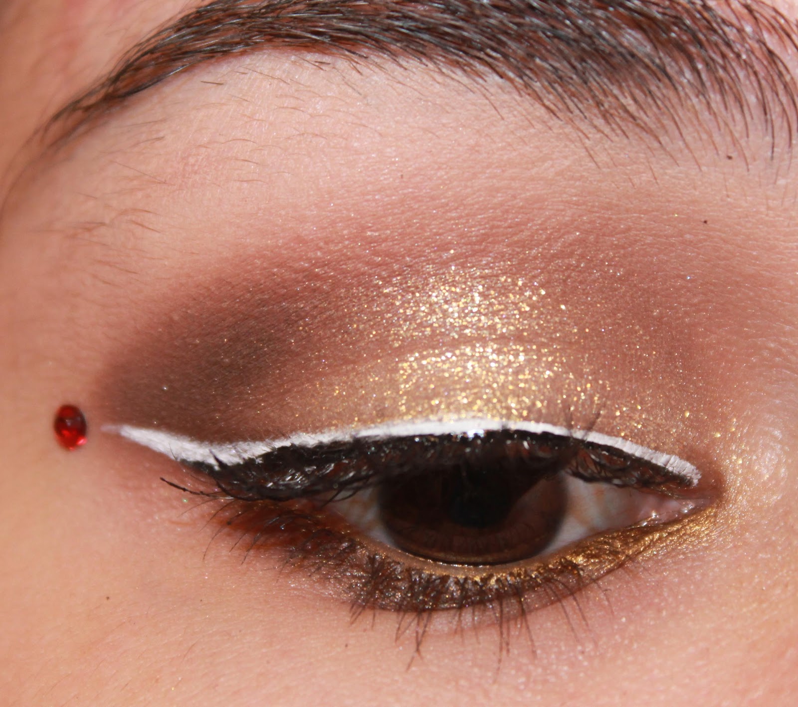 The Dark Side of Beauty: Tutorial: Red Velvet and Icing