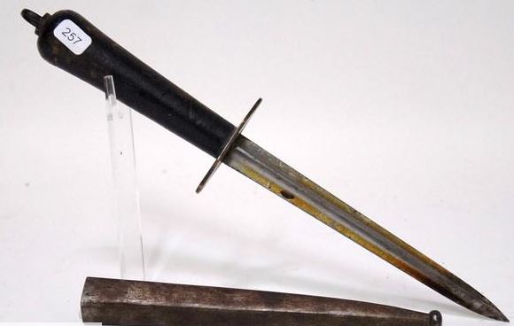 historic-marine-france: poignard de marine- les poignards