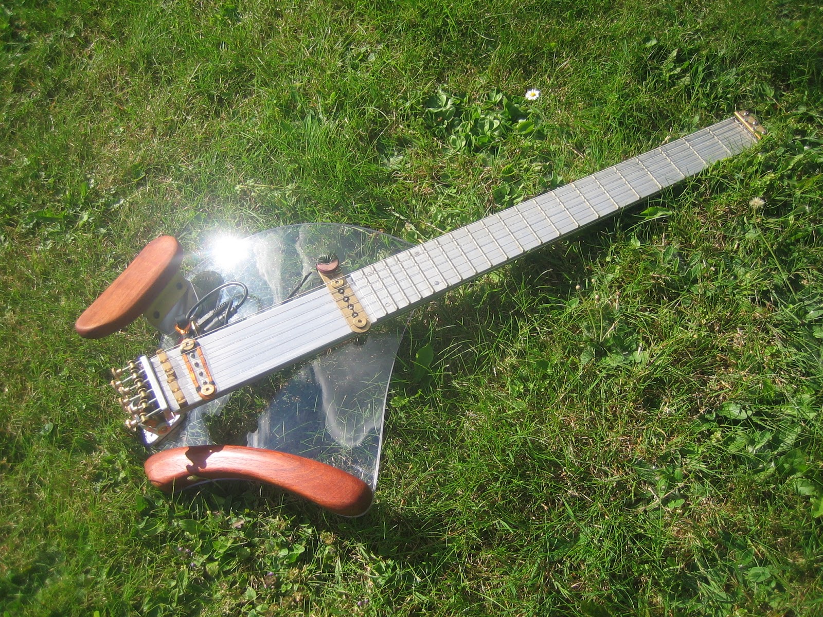 Alternative Guitar Design