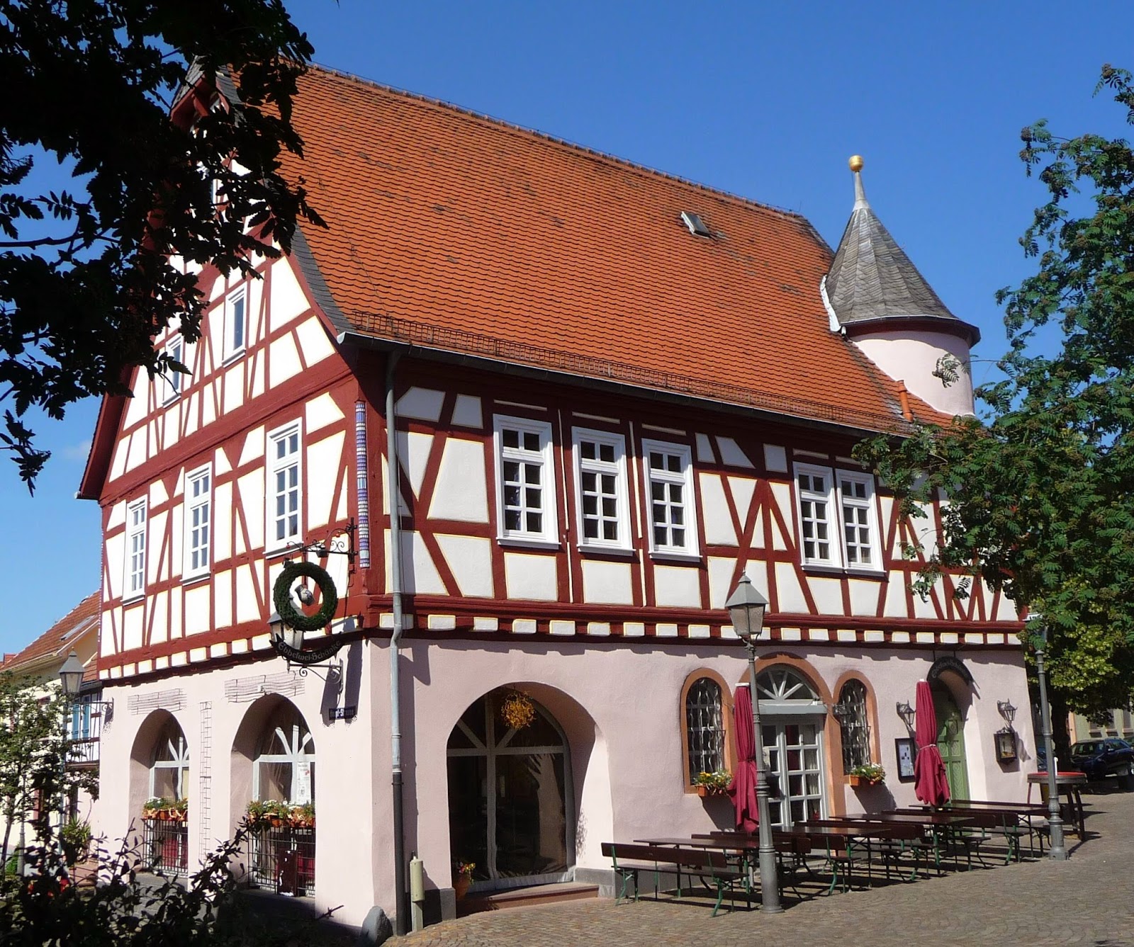 Hochstädter Erzählcafé: Die Hauptstraße - das Alte Rathaus