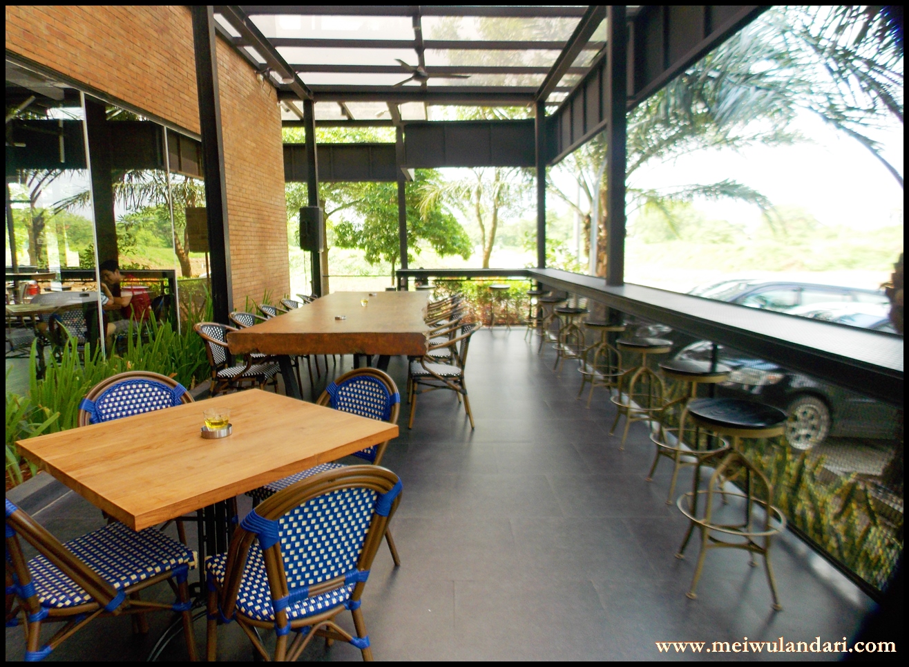 Menikmati Makan Siang di Lyv Kitchen & Bar Jababeka Cikarang - "MEI ...