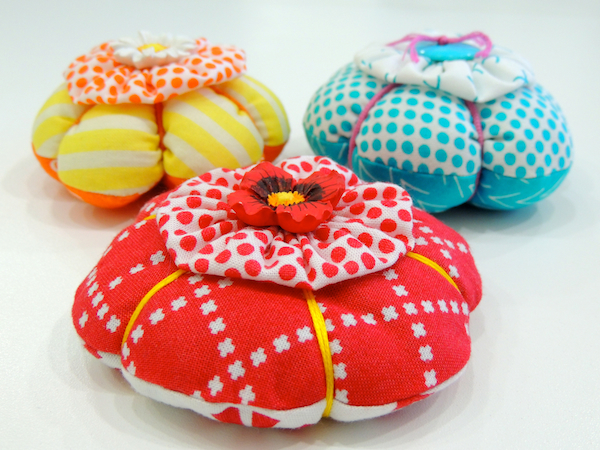 SpringLeaf Studios: Flower Pin Cushion Tutorial