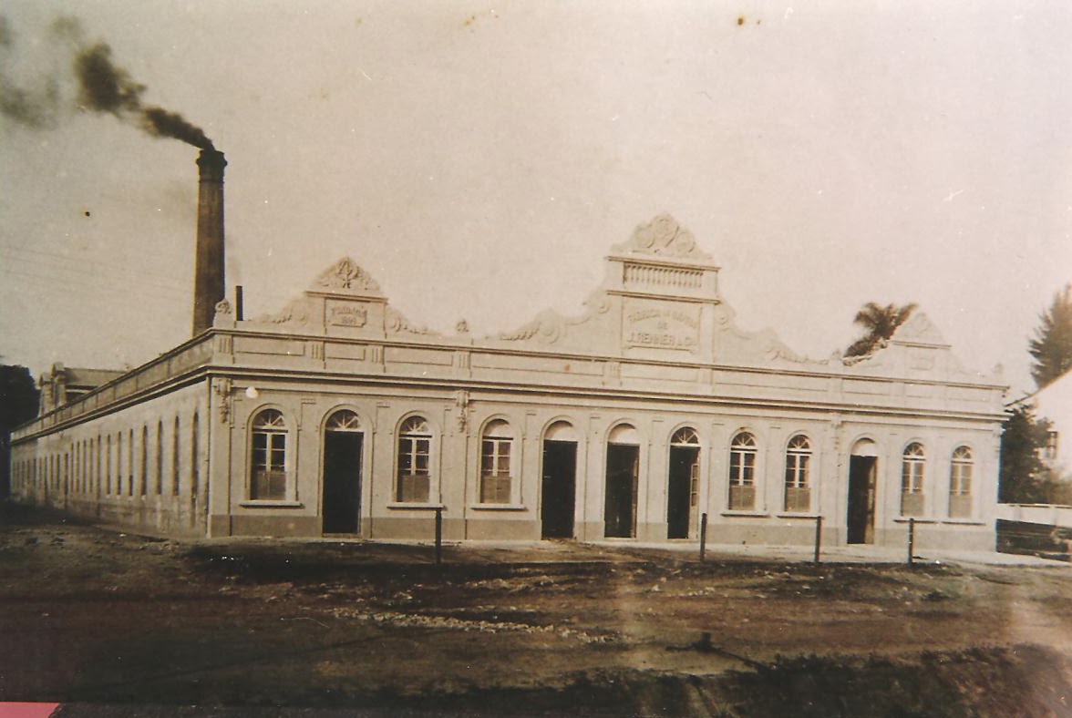 HISTÓRIAS DO VALE DO CAÍ: 3011 - Evolução do prédio de Jacob Renner